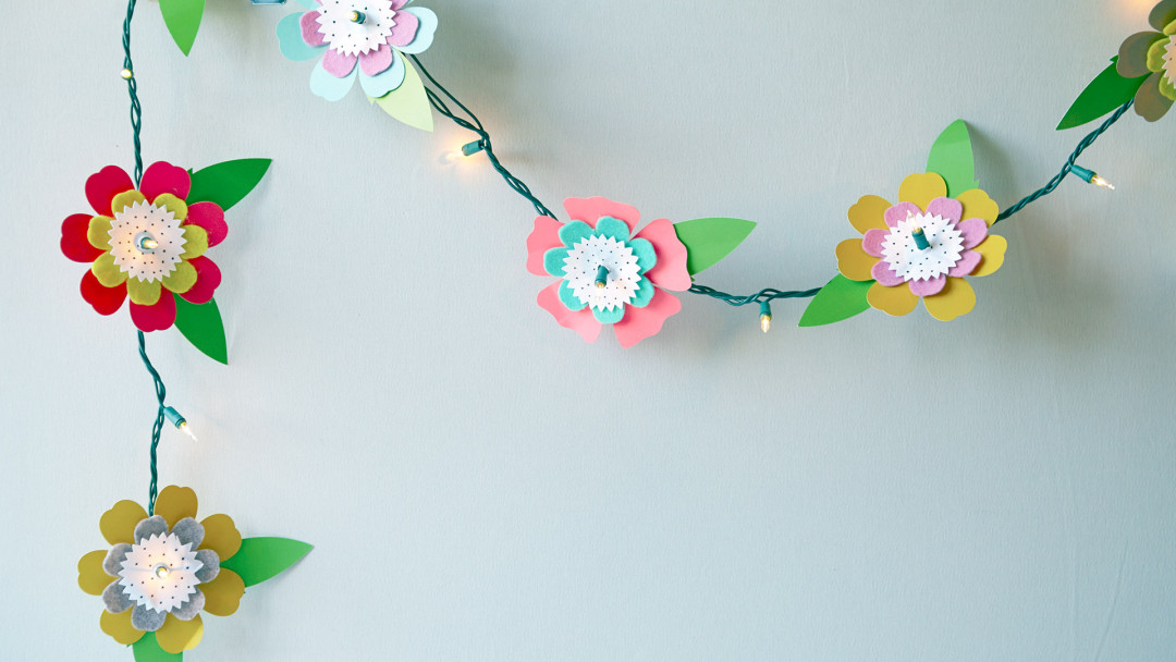 Cricut Crafts: Flower String Lights by Annabel Wrigley - Creativebug