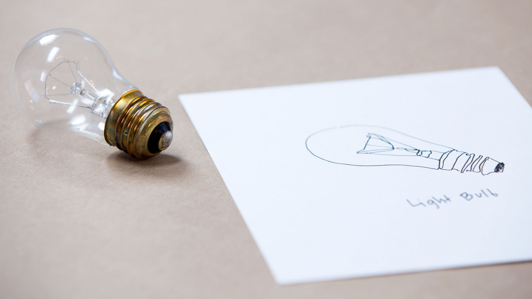 How to Draw a Light bulb by Molly Hatch - Creativebug